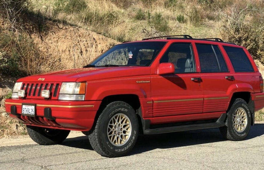 ეს Jeep Grand Cherokee 90-იანების დროის გამრუდებაა და გასაყიდად არის ...
