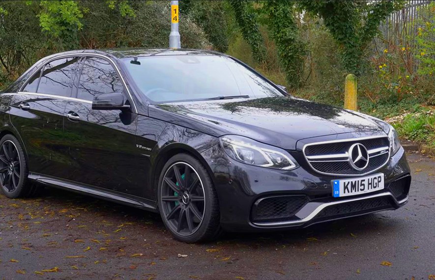 ამ Mercedes-AMG E63-ს სატერფულები არ აქვს - Crystalauto